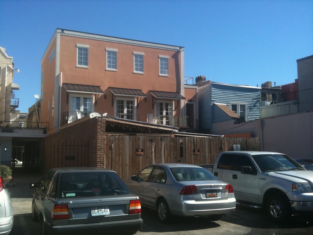 Kickin’ Chicken Downtown Patio | David Thompson Architect